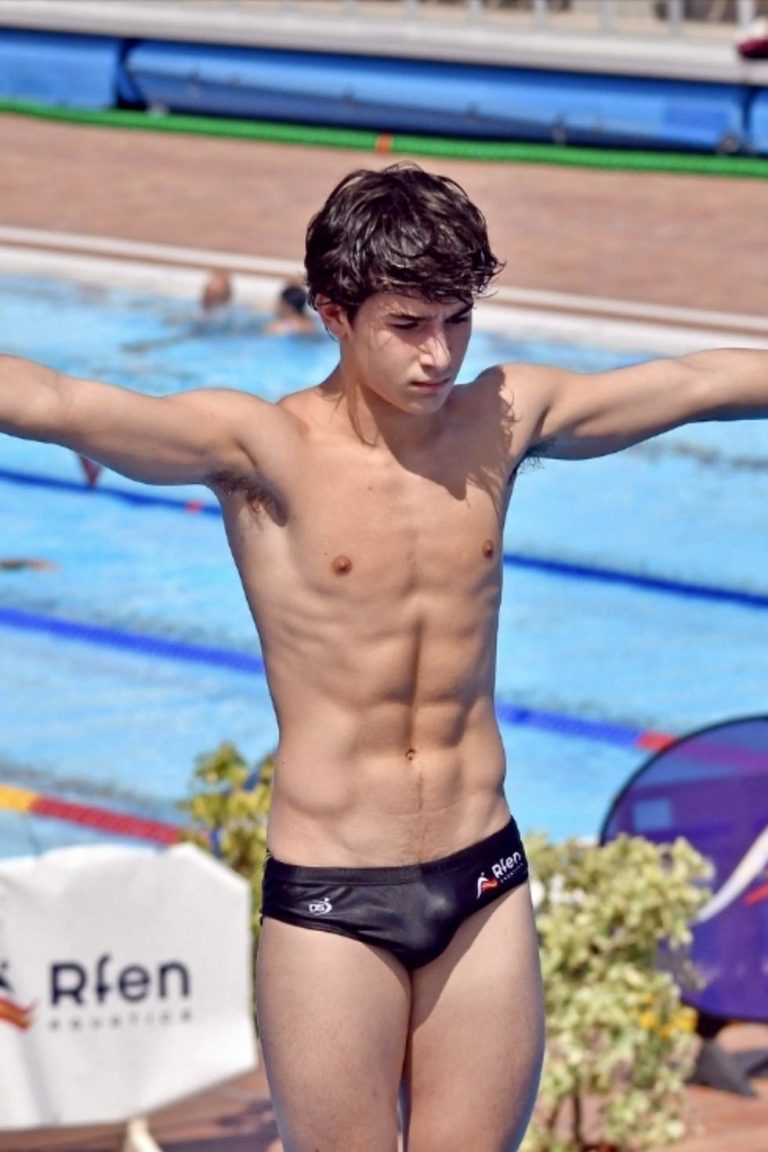 Young and Hot Swim Bulges – Giant Bulge