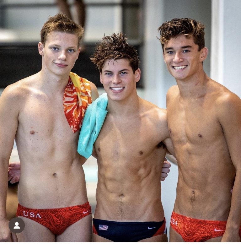 Young Boys in Speedos – Giant Bulge