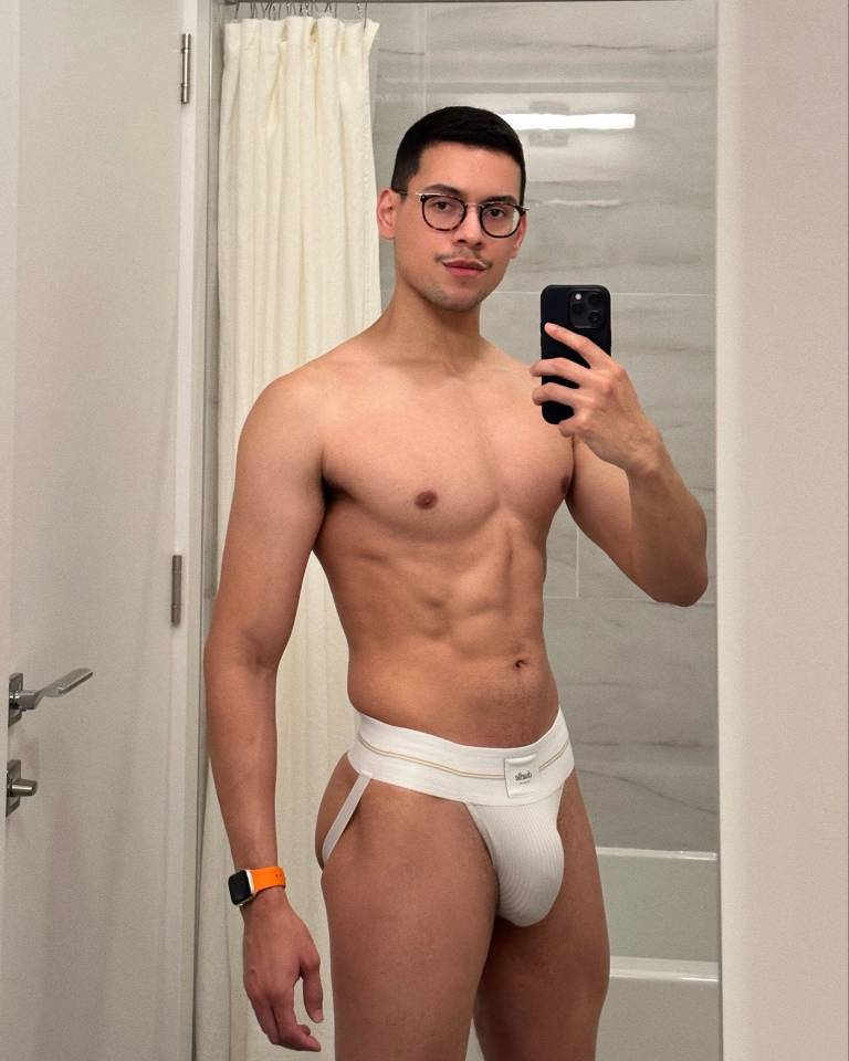 Guys in their sexy jockstraps – Giant Bulge
