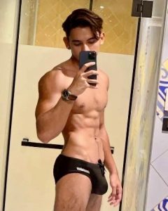 Hot and Sexy Boy Bulges – Giant Bulge