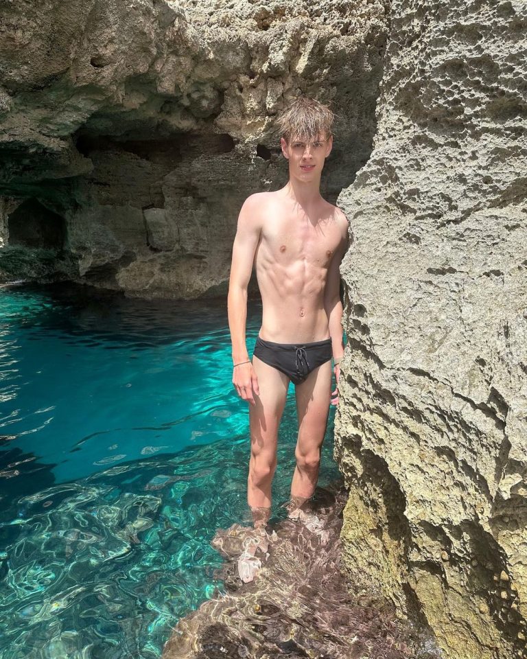 Gay Boy Luca Pfister – Giant Bulge