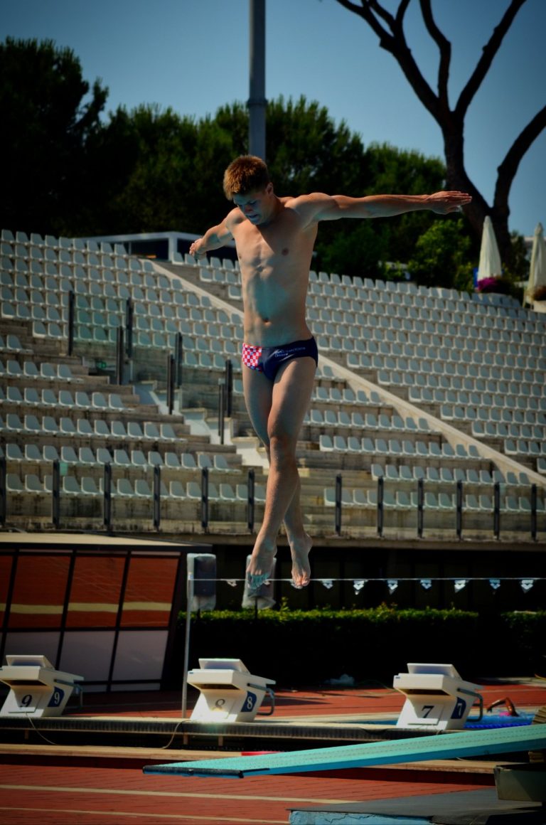 Amazing Boy Bulges – Giant Bulge